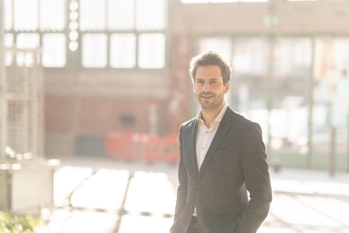 De bouche à oreille - Politique de sécurité au travail avec Frédéric ...